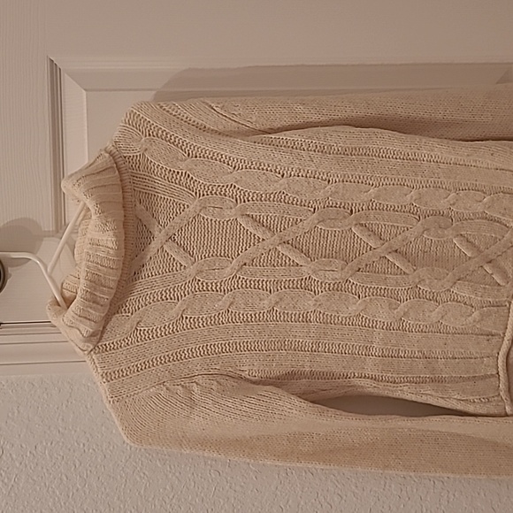 Wet Seal | Sweaters | Offwhite Tutle Neck Sweater | Poshmark